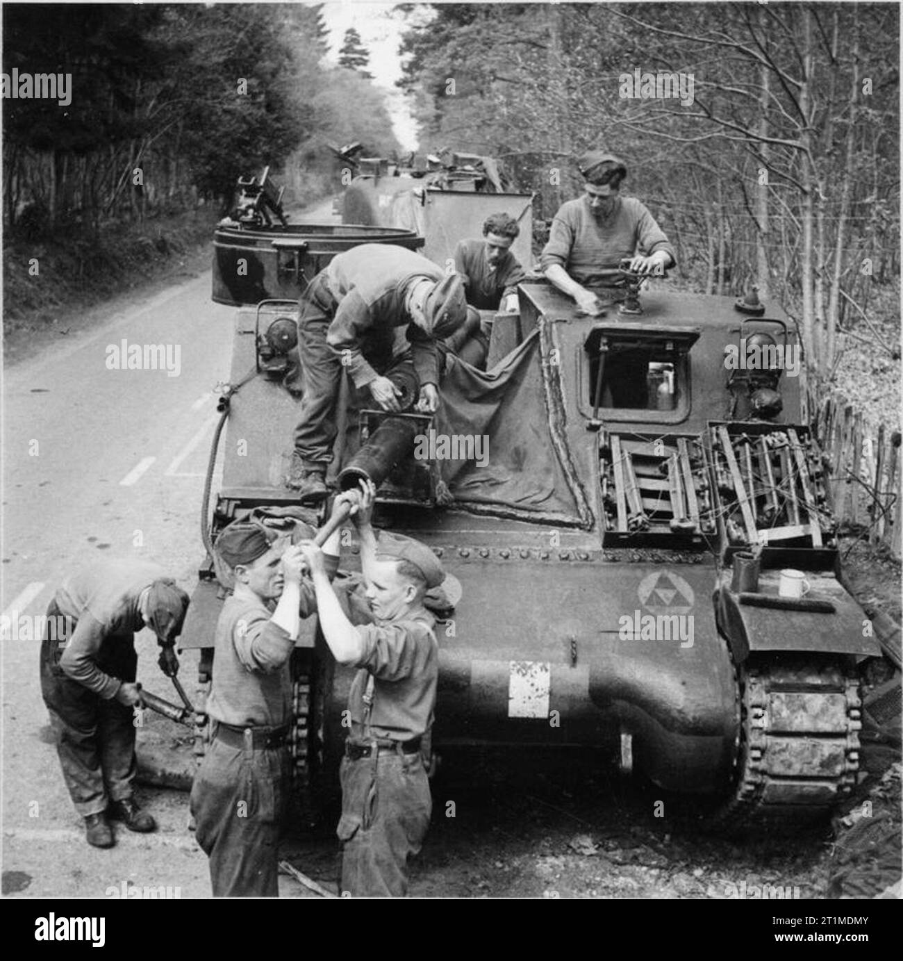 The British Army in the United Kingdom 1939-45 Priest 105mm self ...