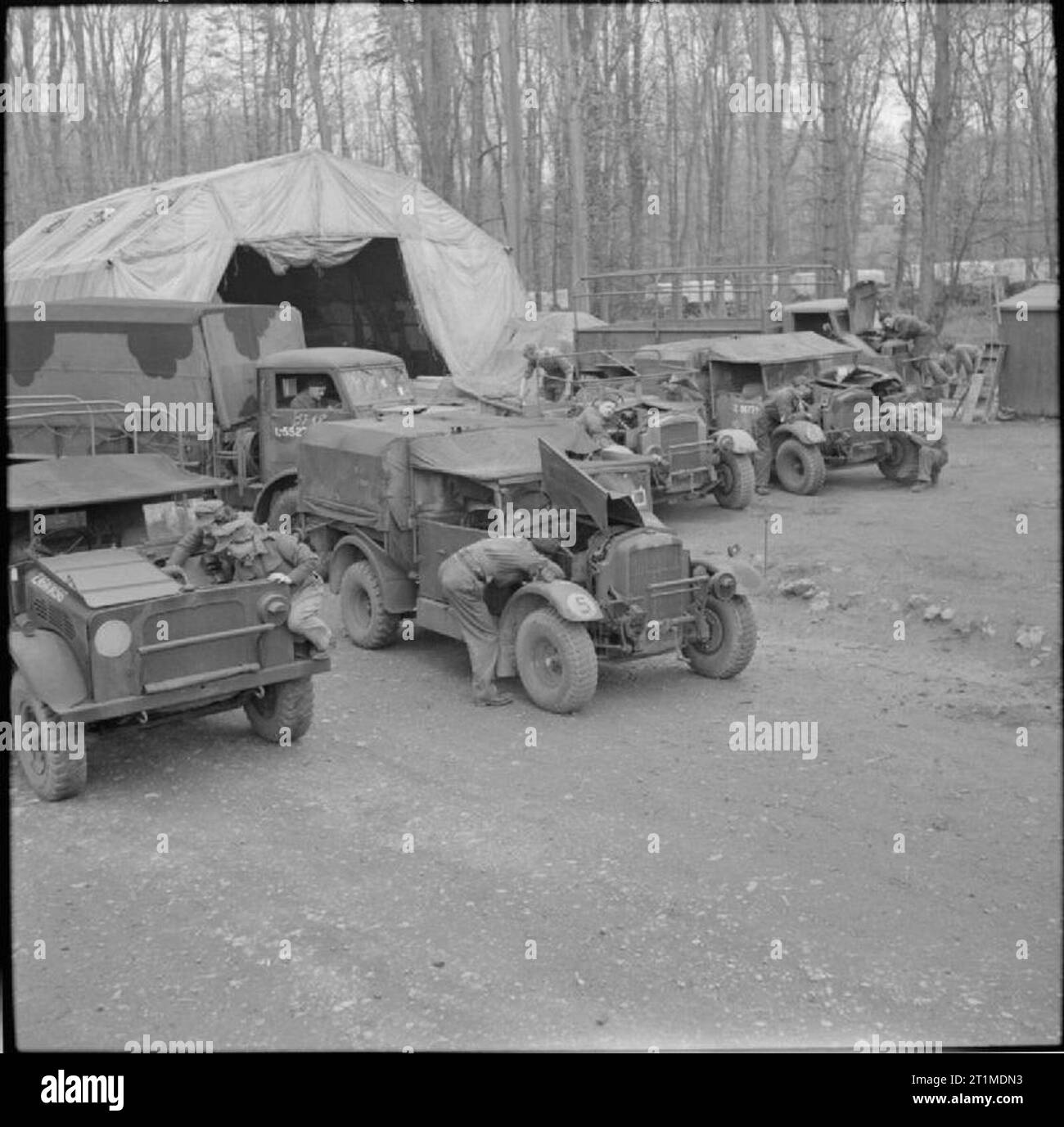 The British Army in the United Kingdom 1939-45 REME soldiers and ATS ...