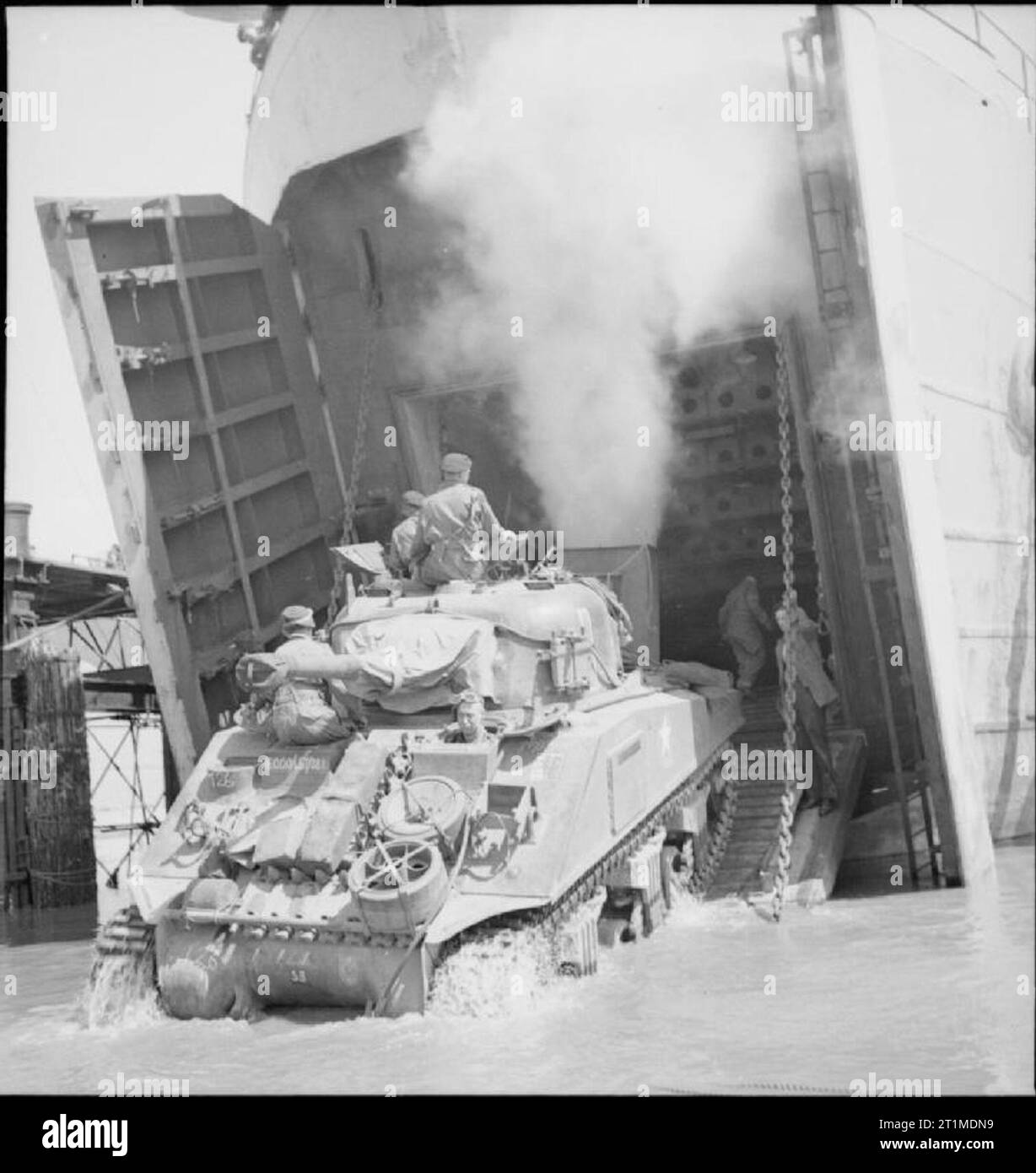 The British Army in the United Kingdom 1939-45 Sherman tank of the East ...