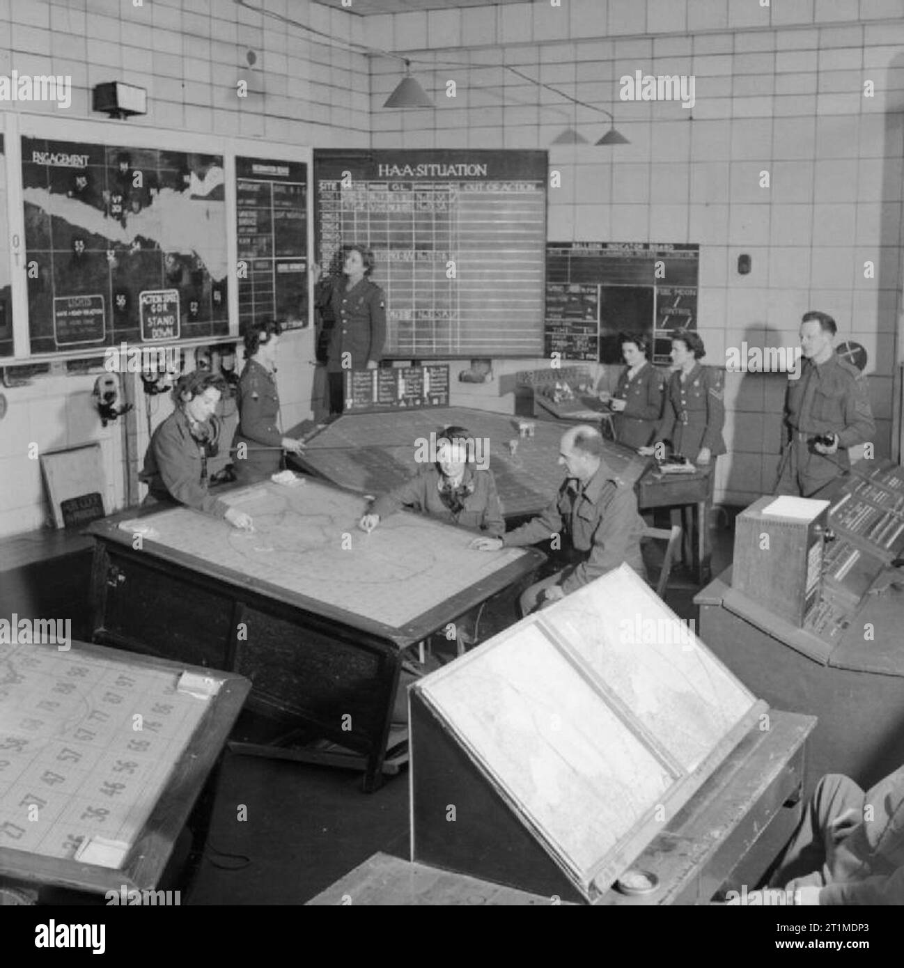 The British Army in the United Kingdom 1939-45 Interior of No. 403 Gun ...