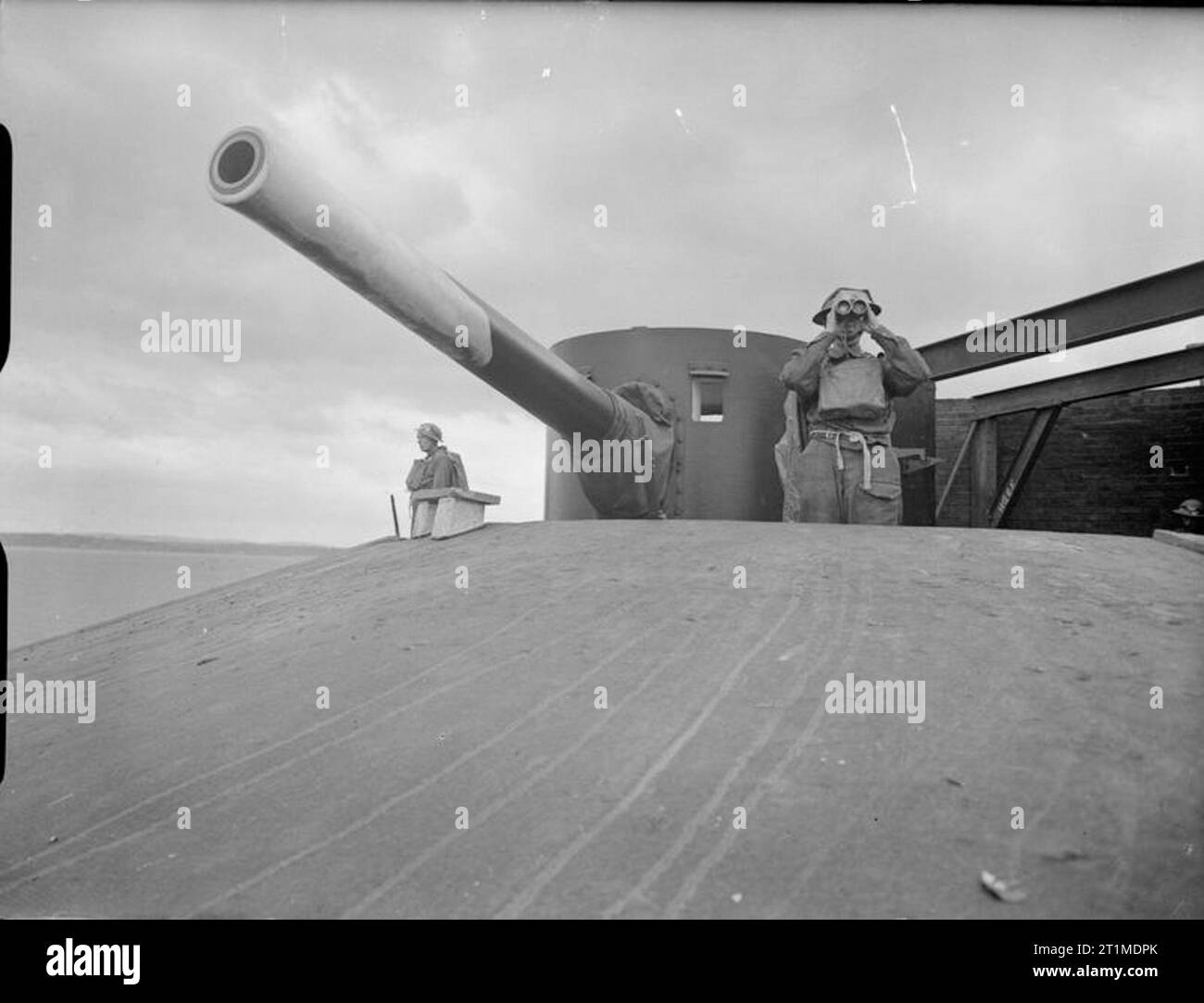 The British Army in the United Kingdom 1939-45 Sentries on duty near ...