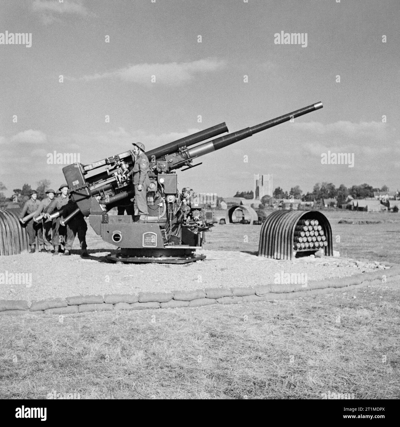 The British Army in the United Kingdom 1939-45 3.7-inch gun of 127th ...
