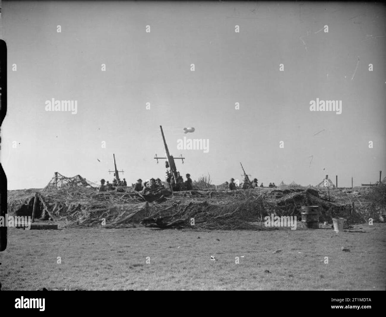 The British Army in the United Kingdom 1939-45 3.7-inch guns of 75th ...