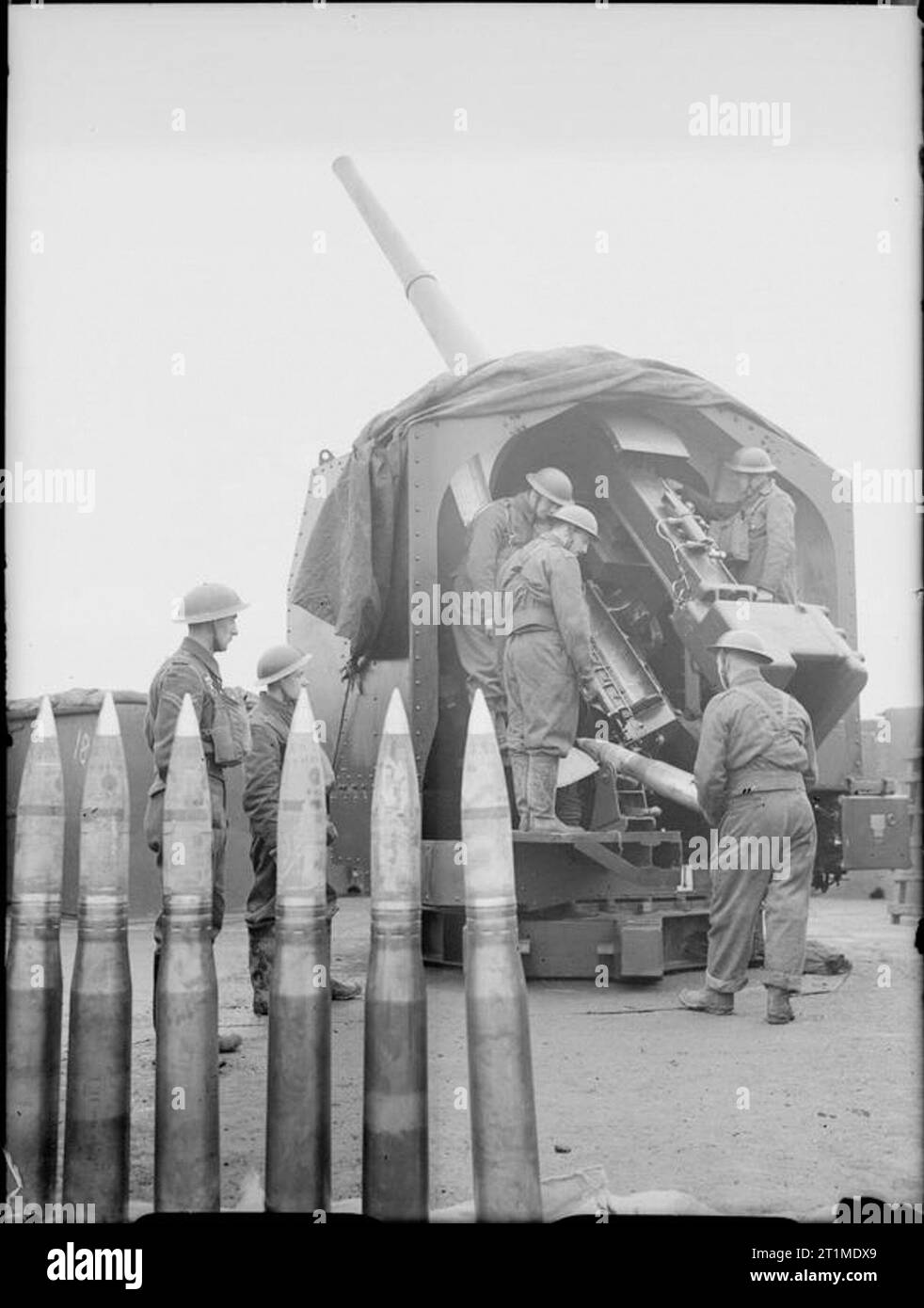 The British Army in the United Kingdom 1939-45 4.5-inch anti-aircraft ...