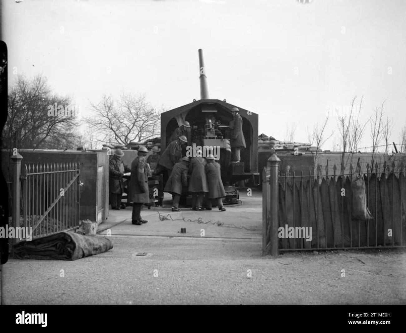 The British Army in the United Kingdom 1939-45 4.5-inch anti-aircraft ...