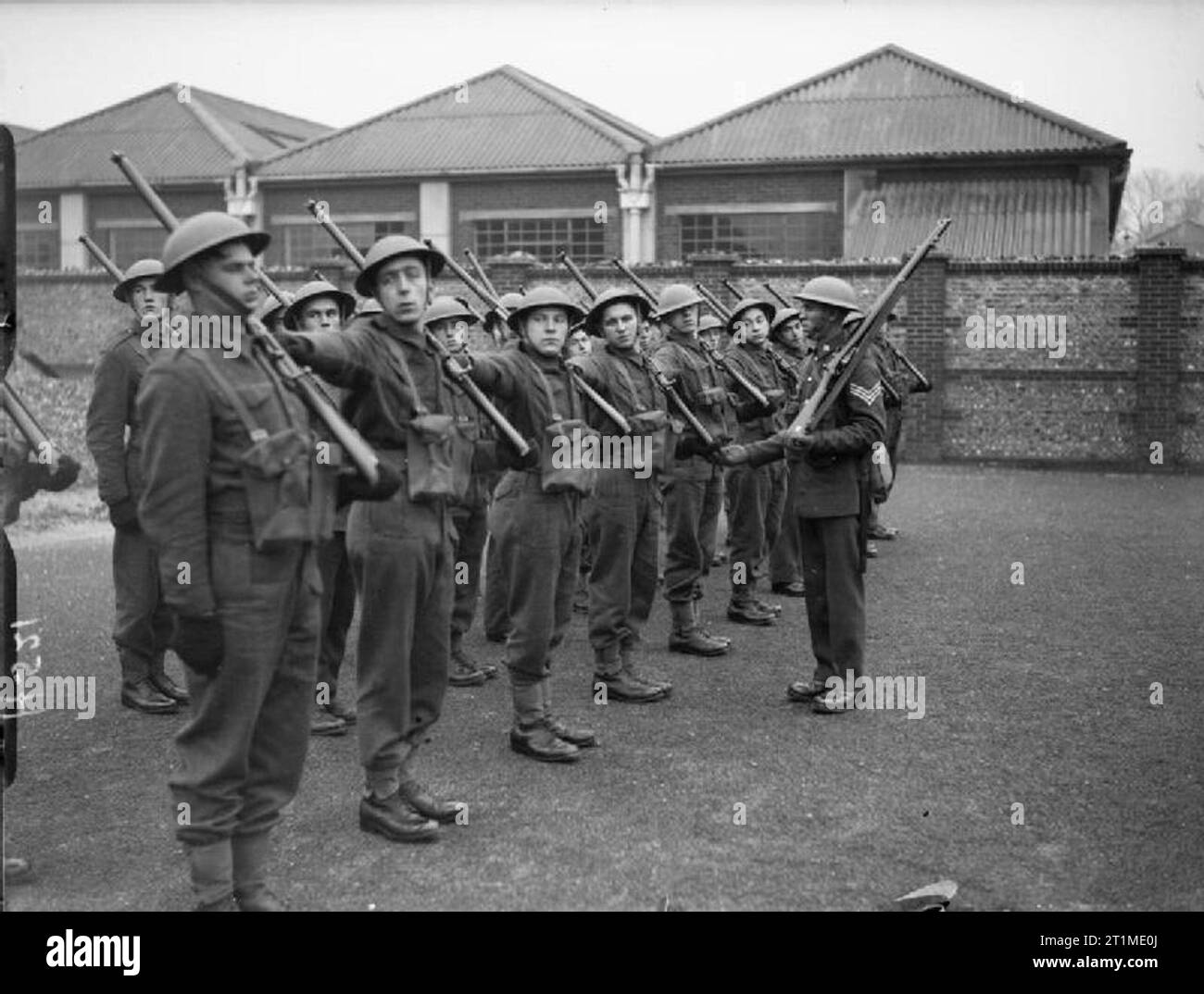 The British Army in the United Kingdom 1939-45 Infantry recruits ...