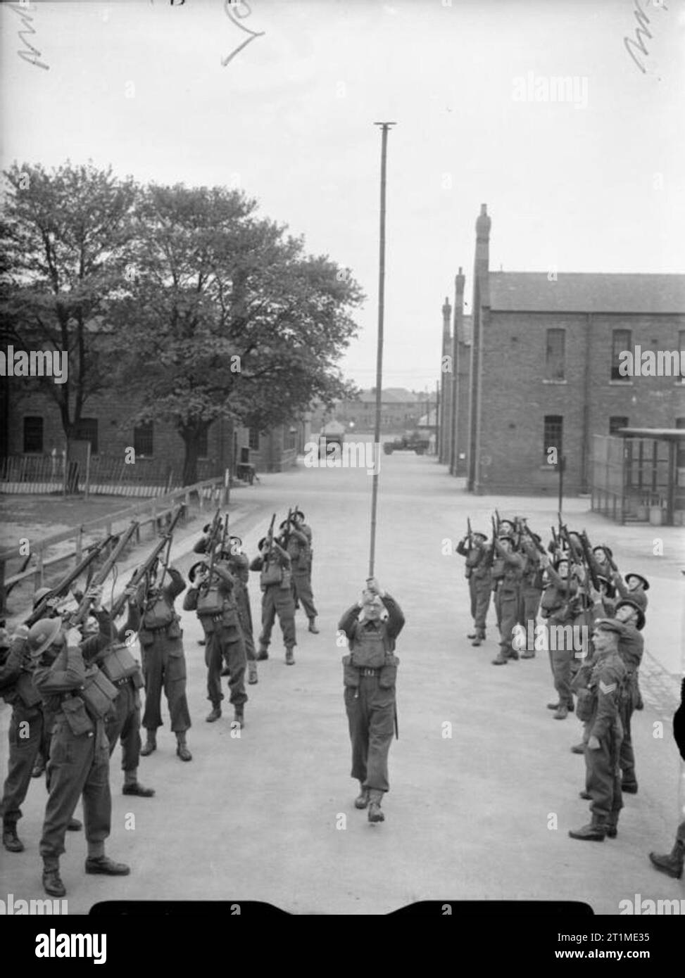 The British Army in the United Kingdom 1939-45 Infantry recruits at ...