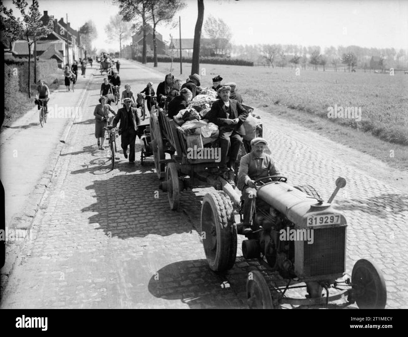 The British Expeditionary Force (bef) in France 1939-1940 Refugees ...