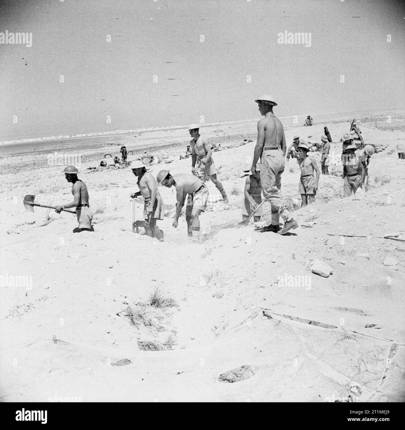 The Campaign in North Africa 1940-1943 El Alamein 1942: British troops dig in at El Alamein ...