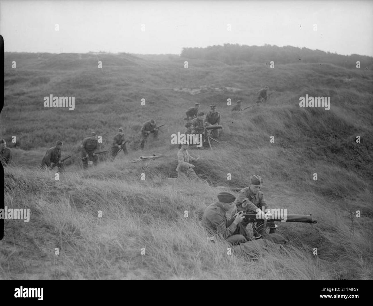 The Home Guard, 1940 Home Guards armed with rifles and a Vickers gun ...