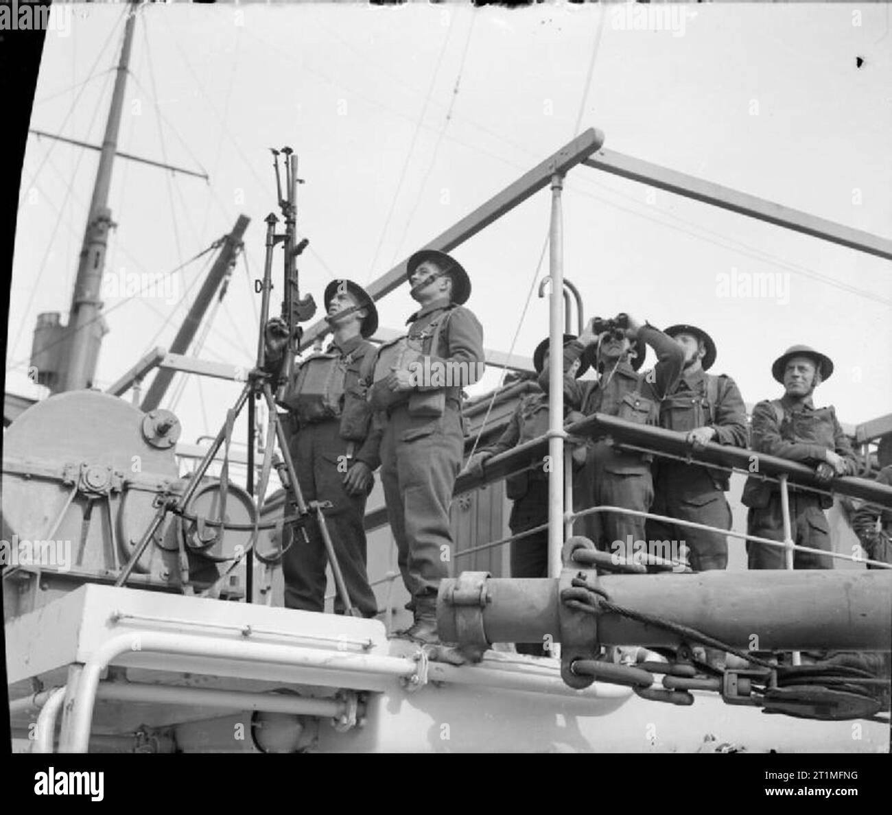 The Narvik Campaign, 1940. A Bren gun crew of 1st/6th Battalion, Duke ...