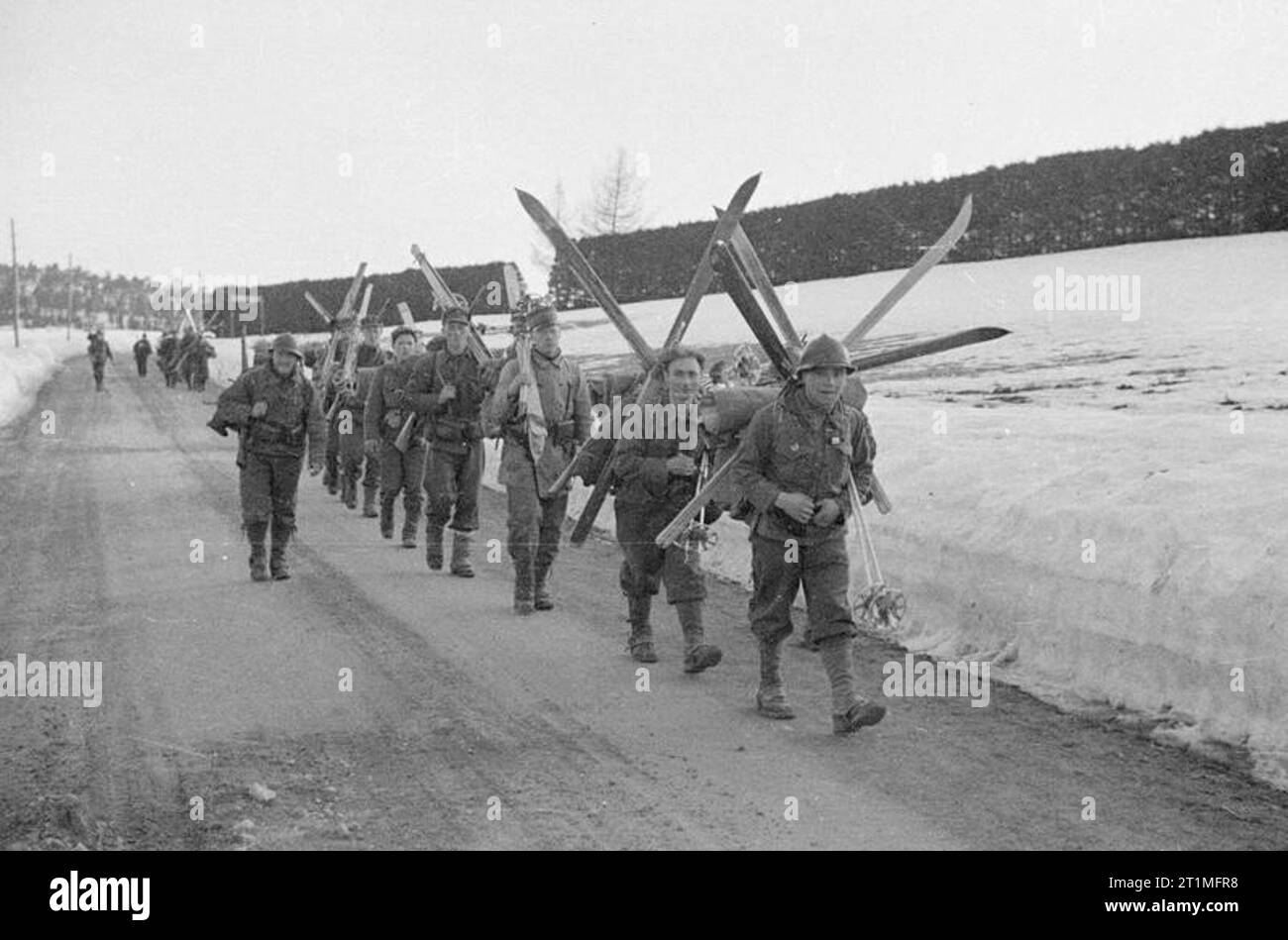 The Norwegian Campaign, 1940 French 'Chasseurs Alpins' carry their skis ...