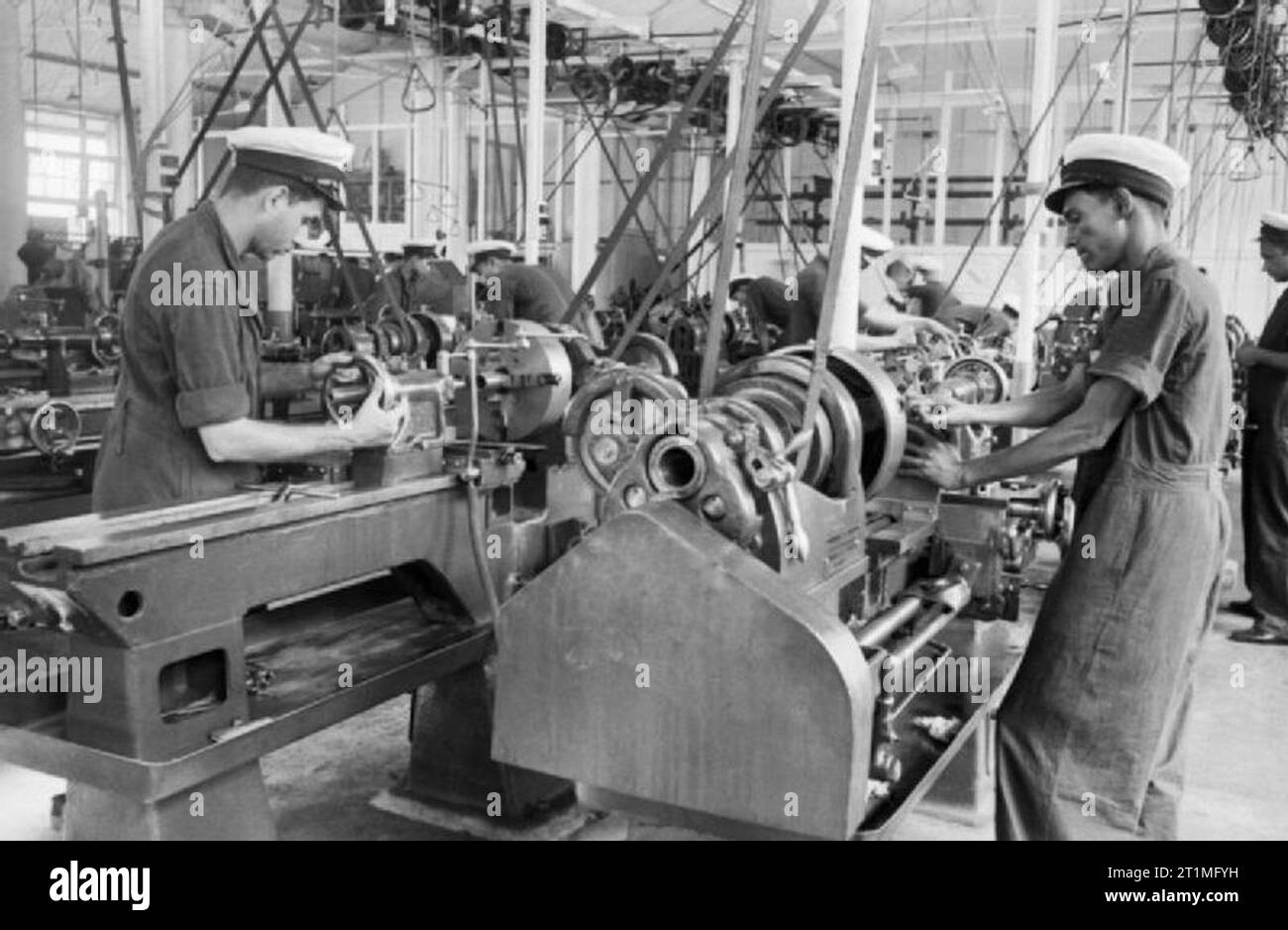 The War Effort in India, 1941 Trainee mechanical engineers at work in ...