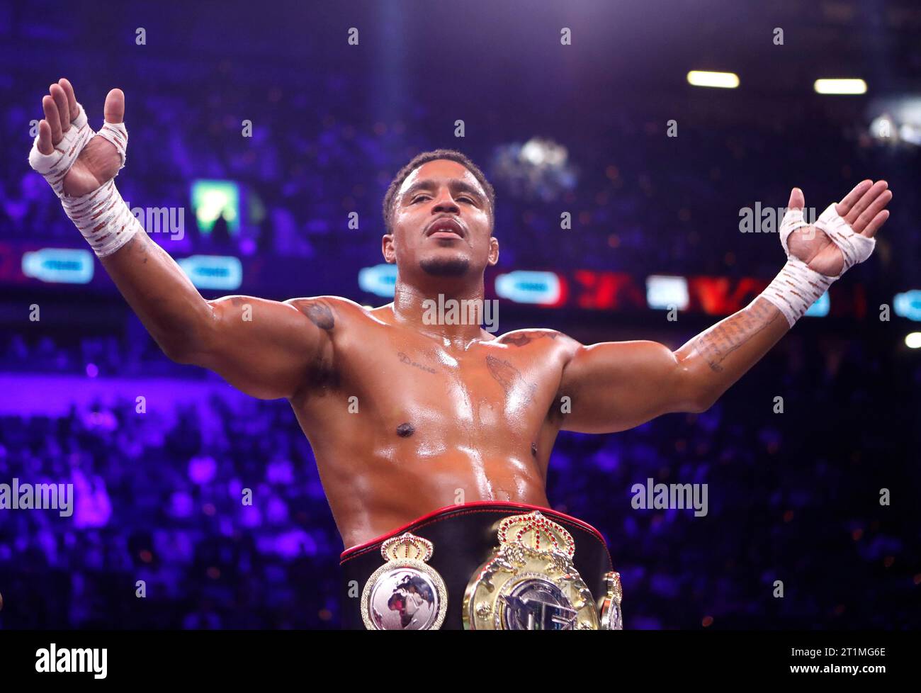 Anthony Taylor celebrates beating King Kenny in their Heavyweight bout ...