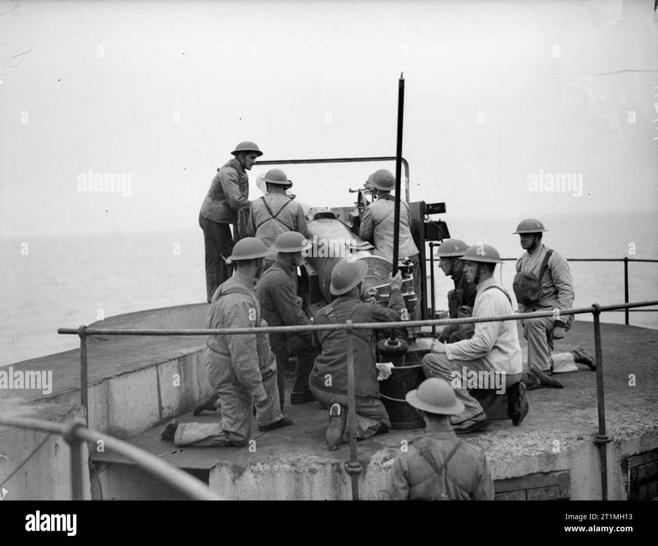 6 inch mark vii gun hi-res stock photography and images - Alamy