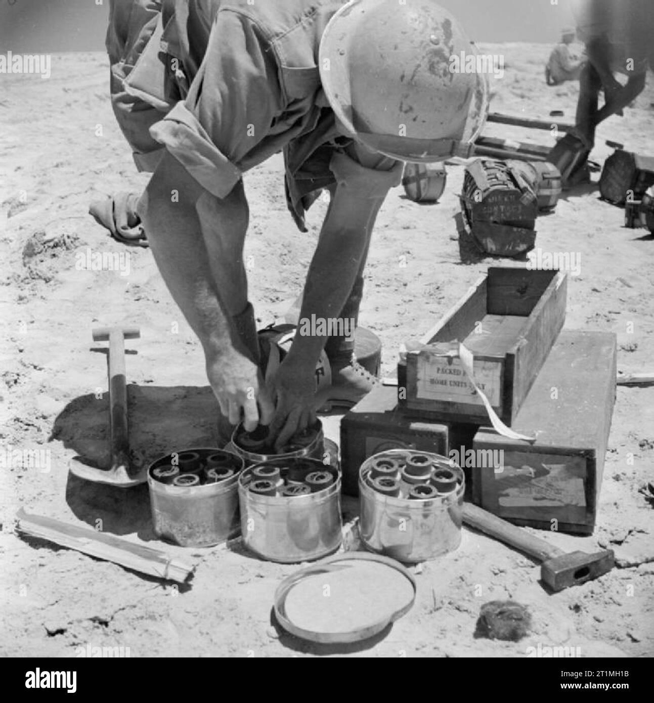 Commonwealth Forces in North Africa 1940-43 A South African sapper ...