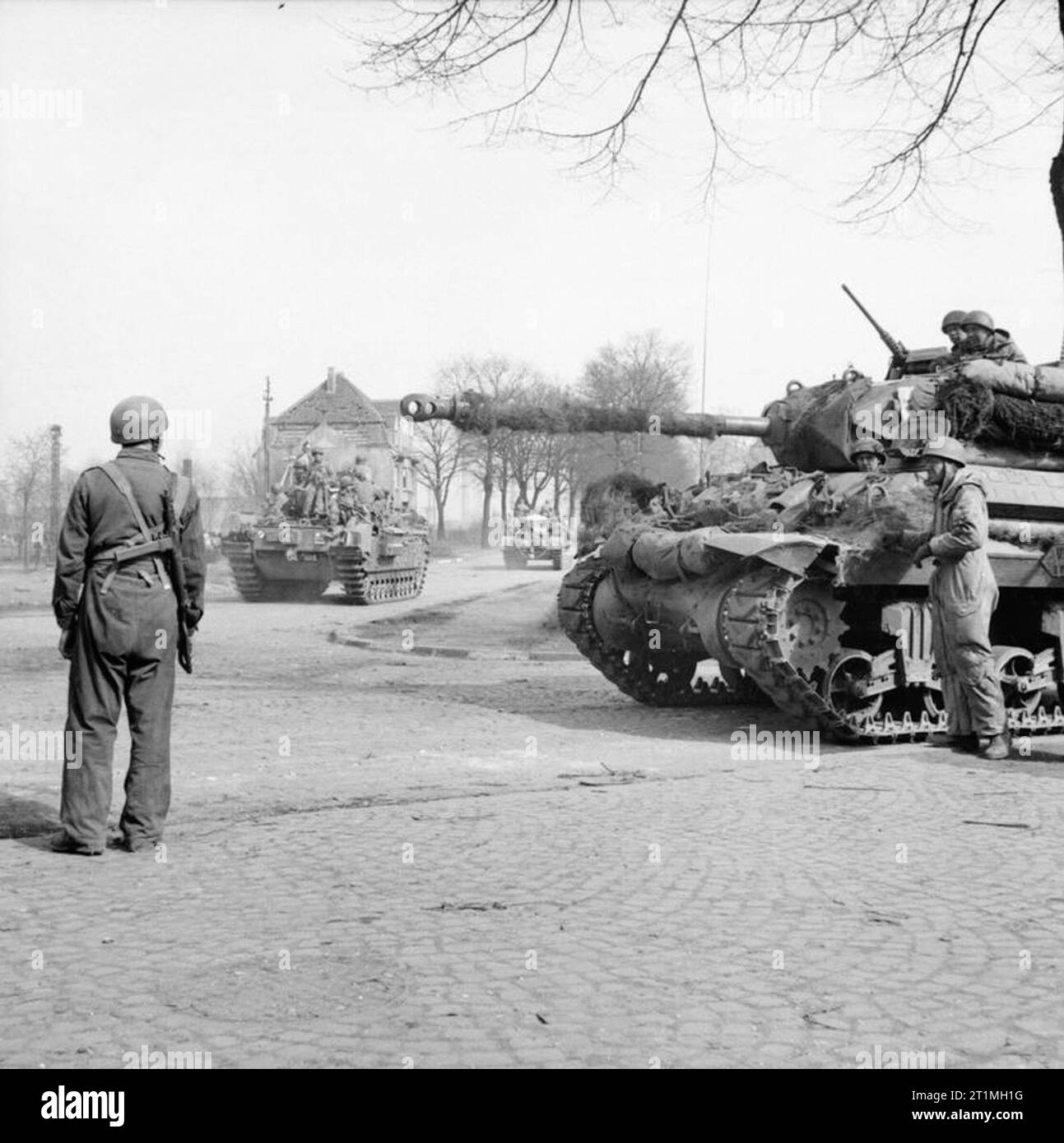 Churchill tanks of 6th Guards Tank Brigade carrying paratroopers from ...