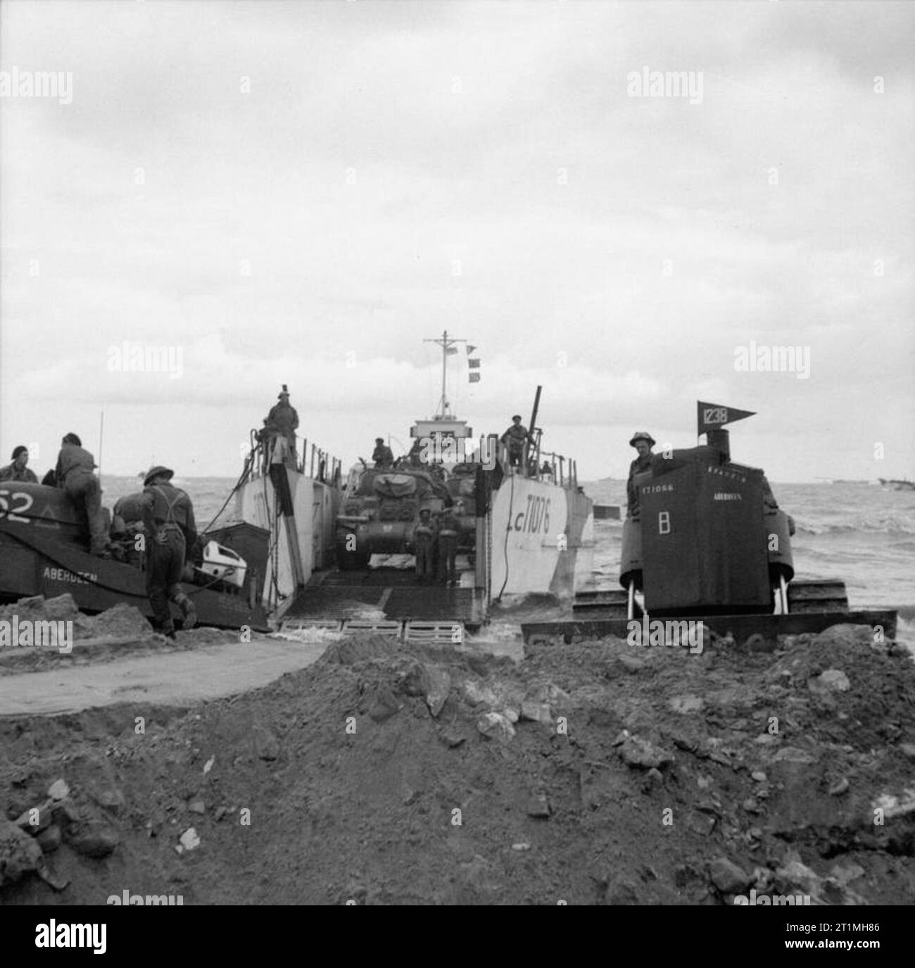 June 6 gold beach Black and White Stock Photos & Images - Alamy