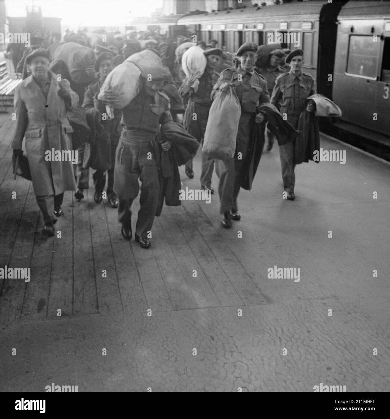 Demobilisation of the British Army Arriving at Charing Cross railway ...