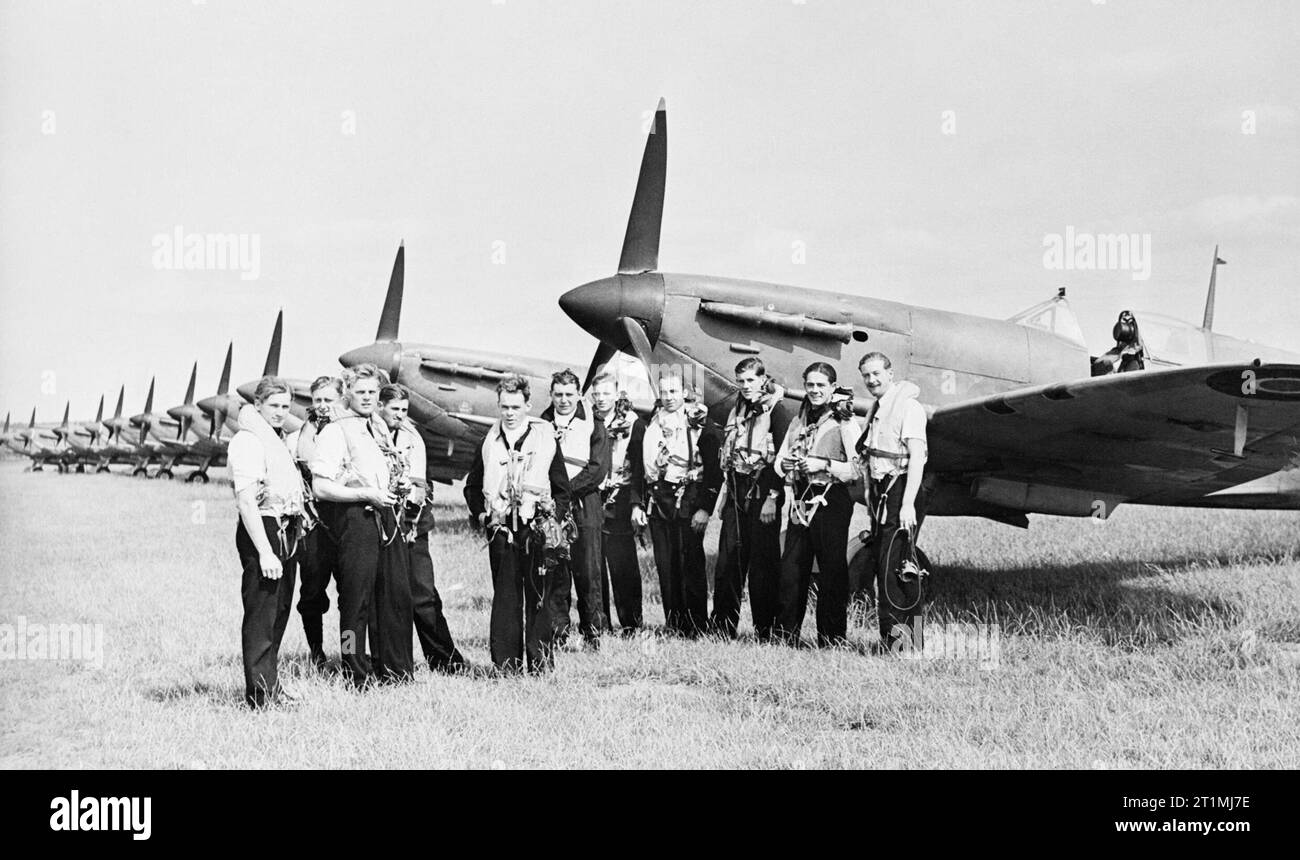 Supermarine Seafire Pilots at Rnas Yeovilton, 22 January 1943 A group ...