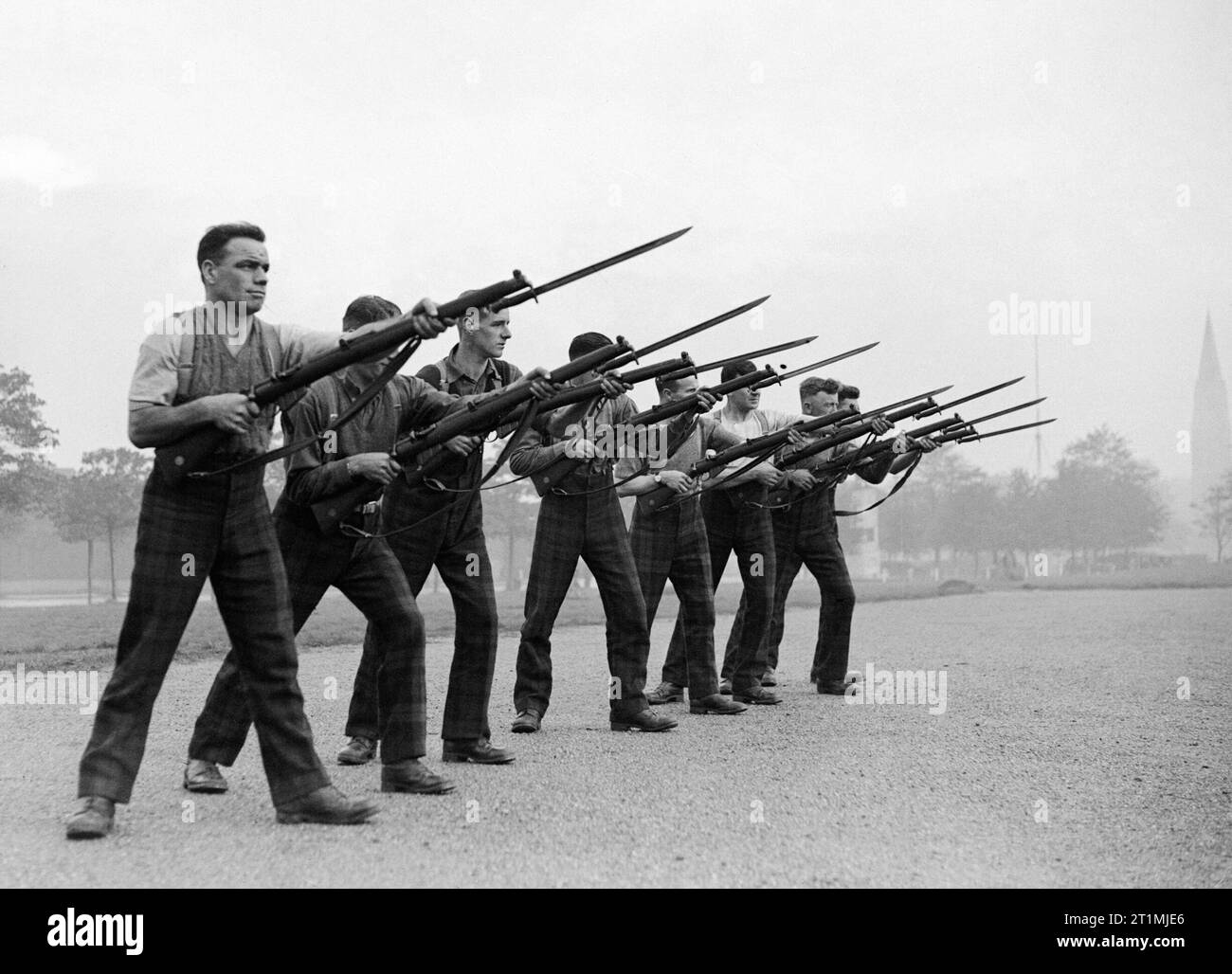 Men of the Argyll and Sutherland Highlanders during bayonet practice ...