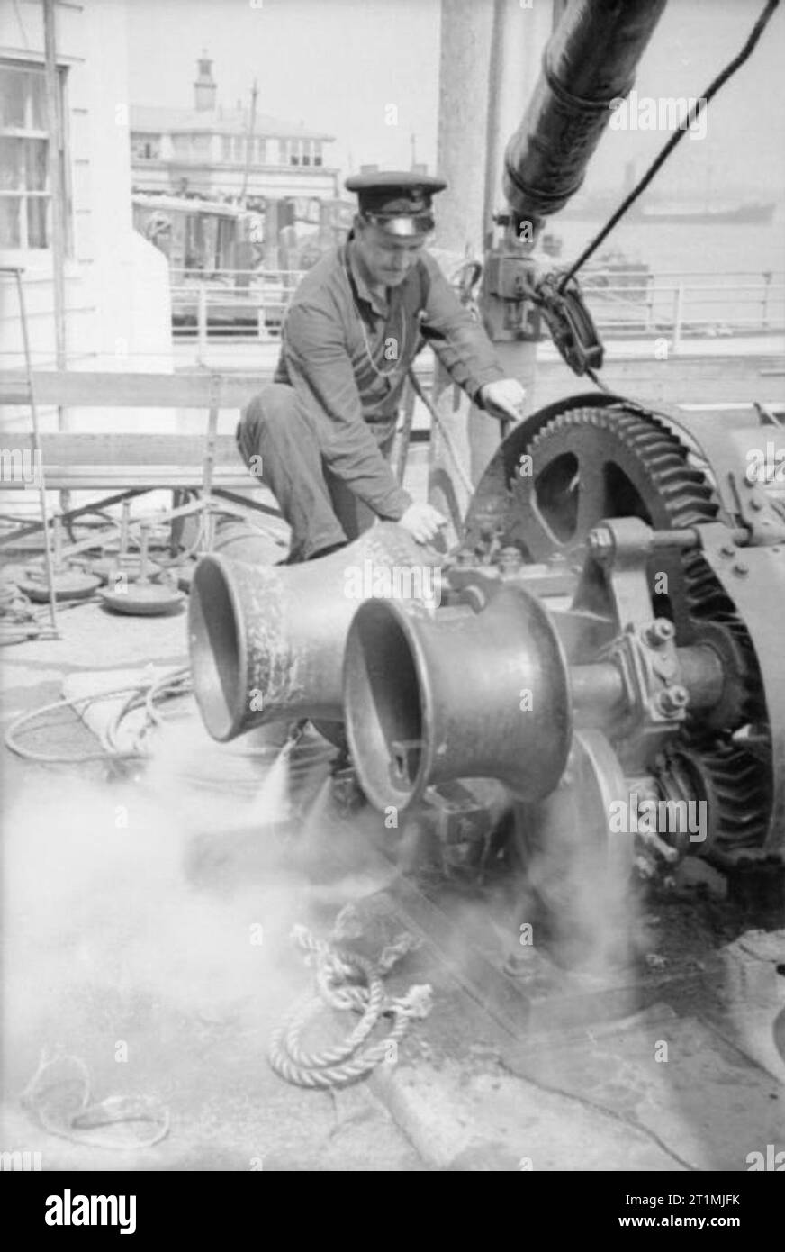 The Merchant Navy during the Second World War Learning to operate a ...