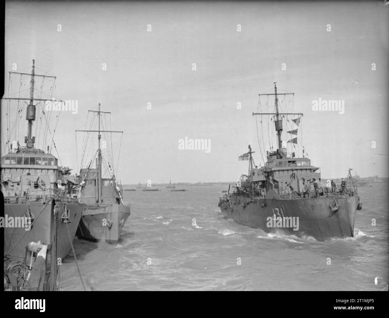 The Royal Navy during the Second World War HMS STORNOWAY, part of the ...