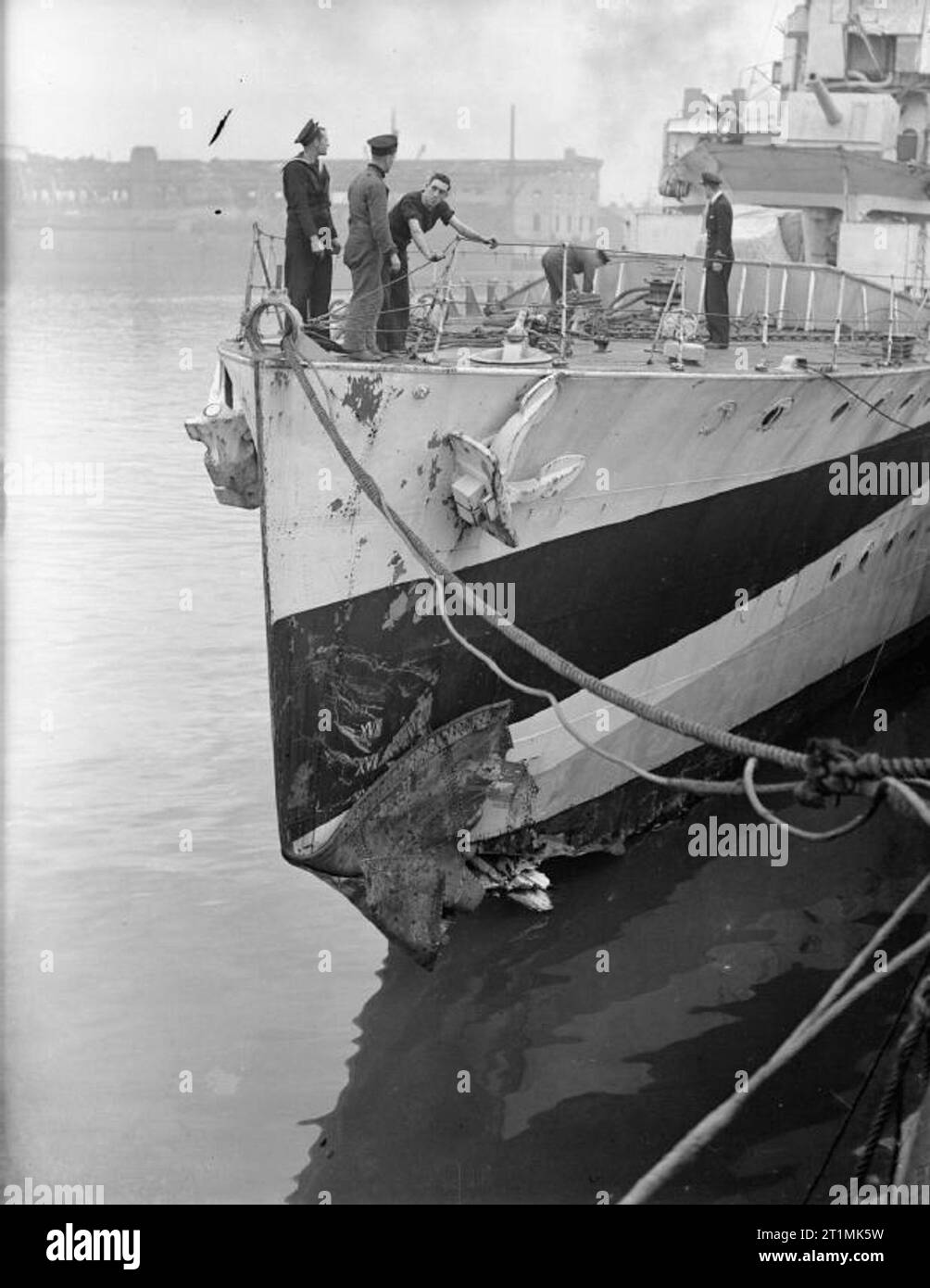 The Royal Navy during the Second World War The stem of HMS VISCOUNT ...