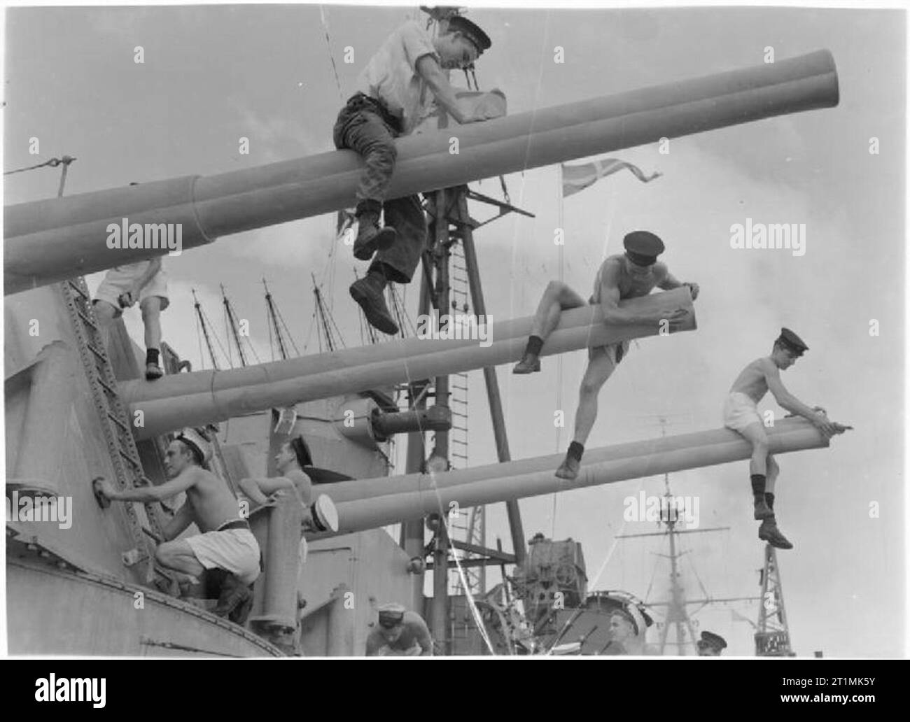 6 inch gun ww2 Cut Out Stock Images & Pictures - Alamy