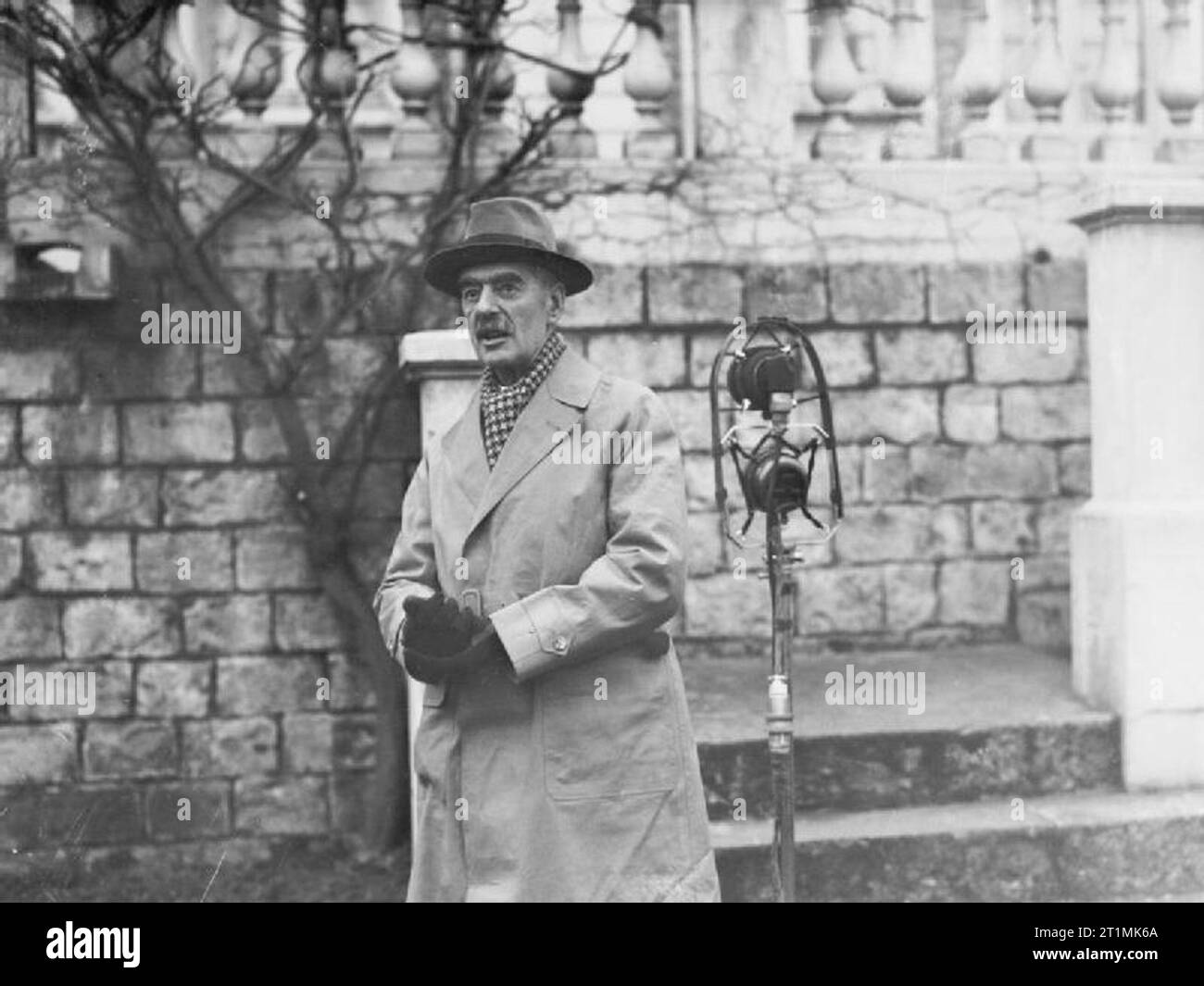 Neville chamberlain 1939 speech hi-res stock photography and images - Alamy