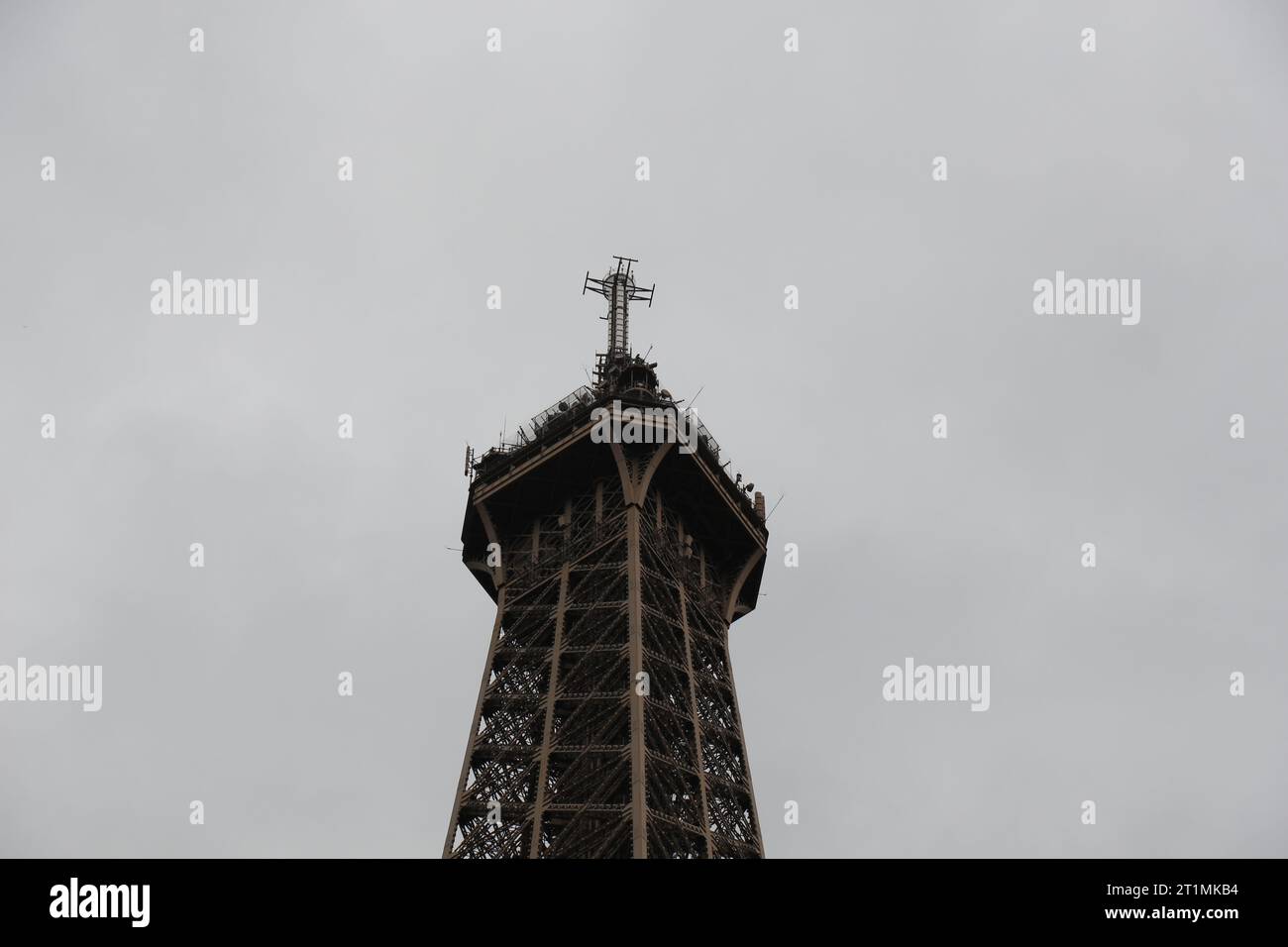 Eiffel tower top view from a distance Stock Photo - Alamy