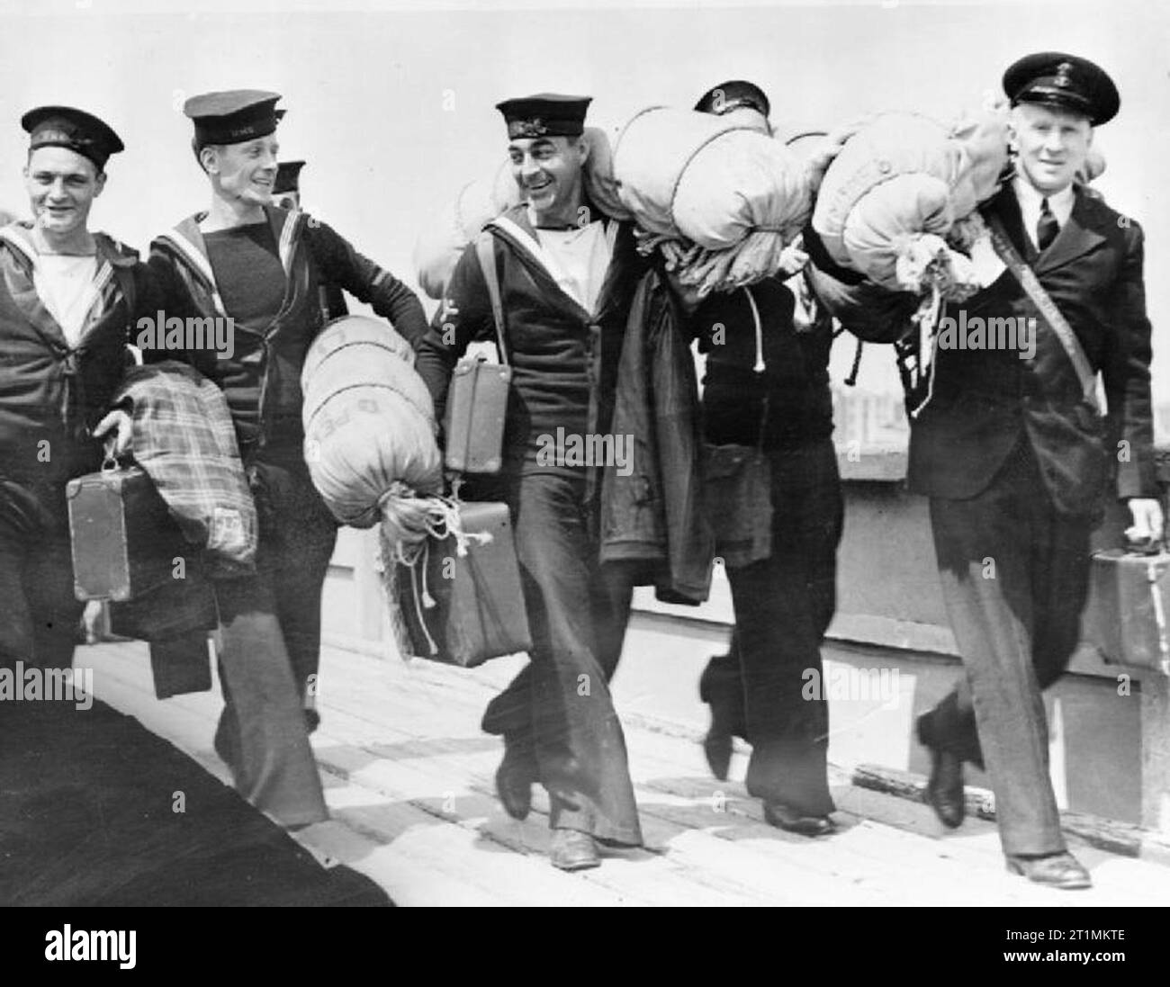 The Royal Navy during the Second World War Carrying their belongings ...