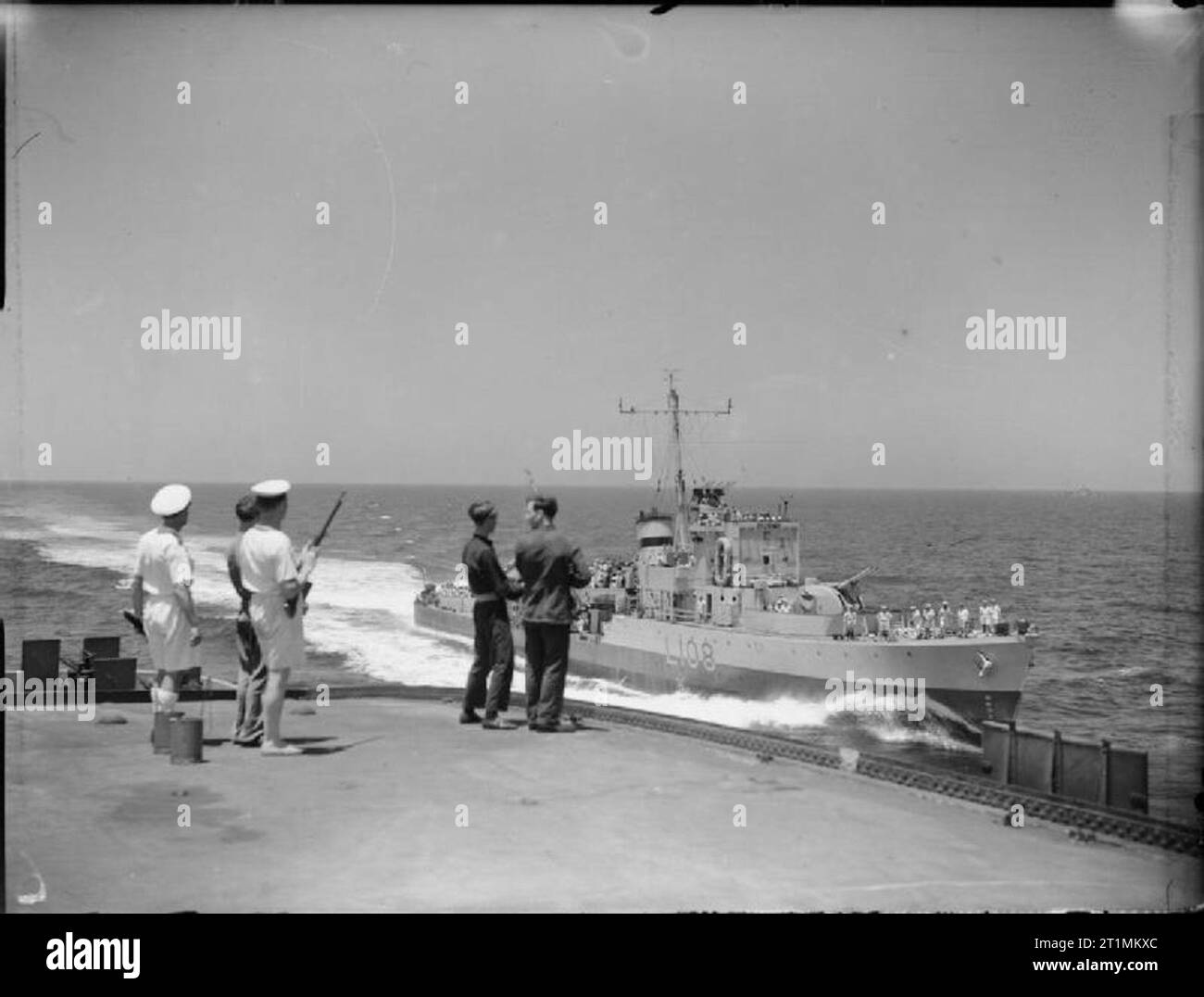The Royal Navy during the Second World War HMS PUCKERIDGE moves close ...