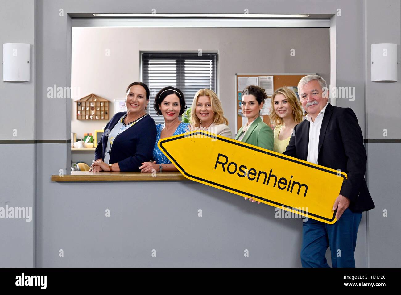 Die Schauspielerinnen v.l. Ursula Maria Burkhart Rolle ...