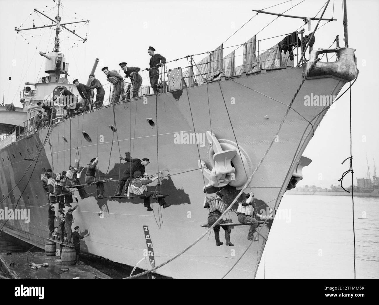 The Royal Navy during the Second World War Members of the ship's crew ...