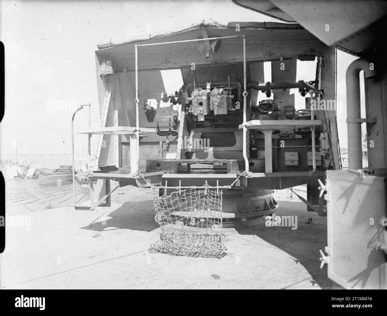 The Royal Navy during the Second World War The 6-pounder gun mark I in ...
