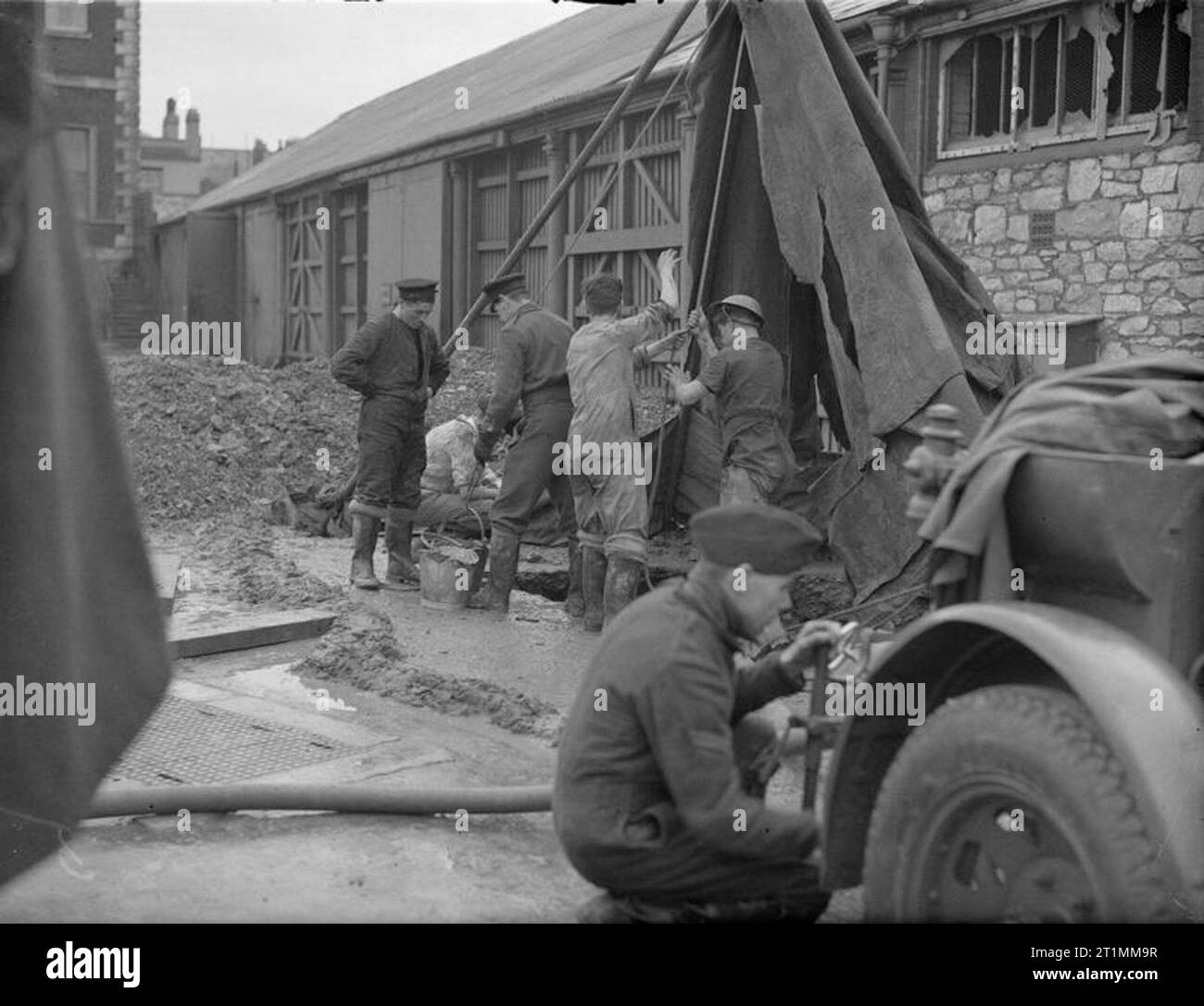Disposal of 1000 Kg German Bomb. 11 and 12 January 1943, Devonport ...