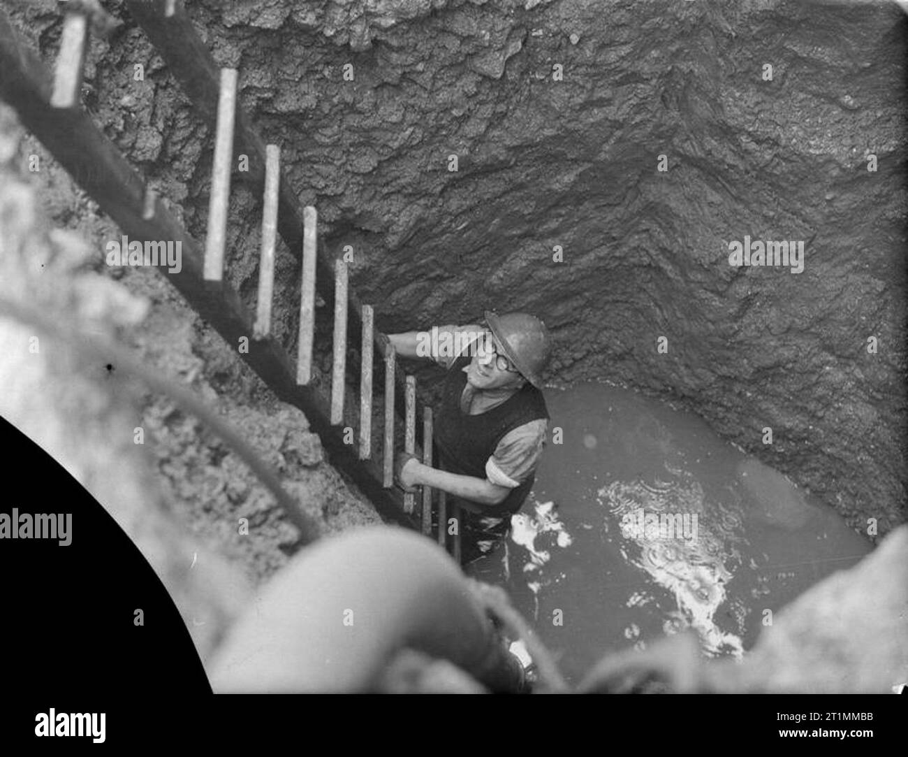 Disposal of 1000 Kg German Bomb. 11 and 12 January 1943, Devonport ...