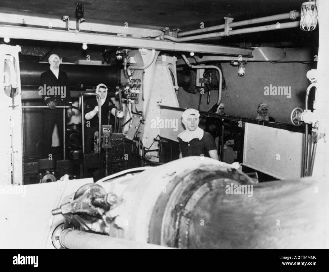 The Royal Navy during the Second World War Inside one of the gunhouses ...