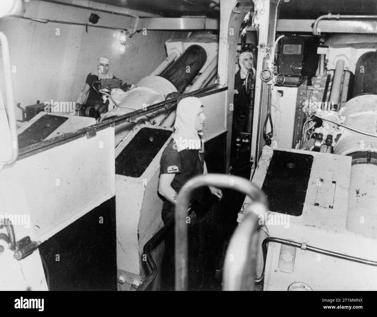 The Royal Navy during the Second World War Inside one of the gunhouses ...