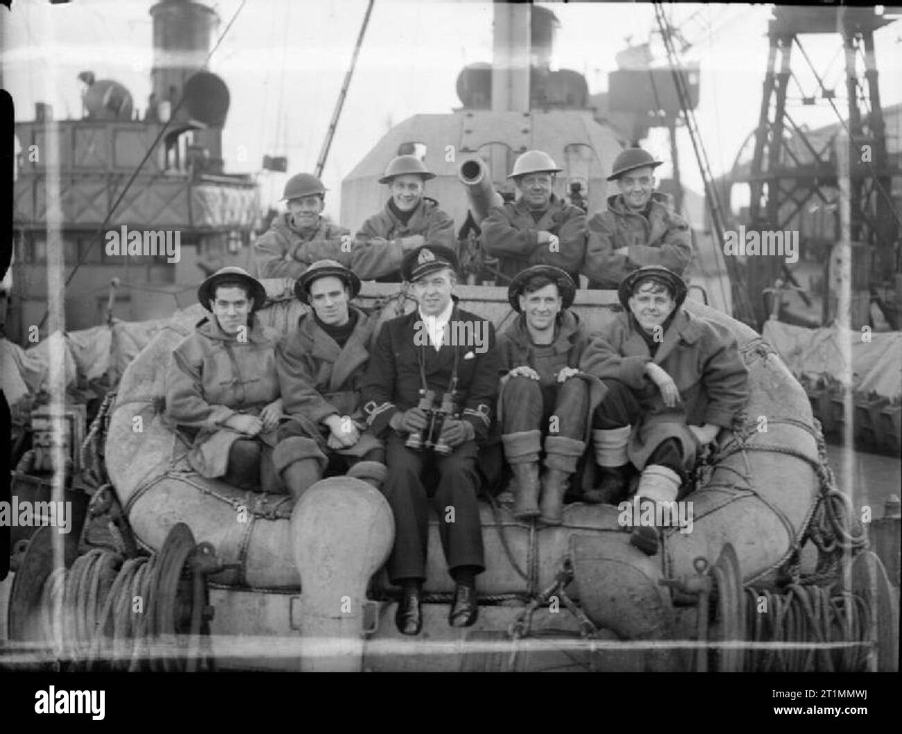 The Royal Navy during the Second World War The gun crews of HMT ...
