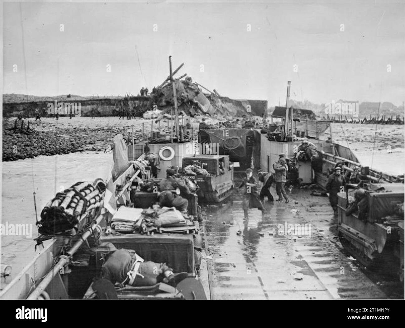 The Royal Navy during the Second World War Royal Marine Commandos going ...