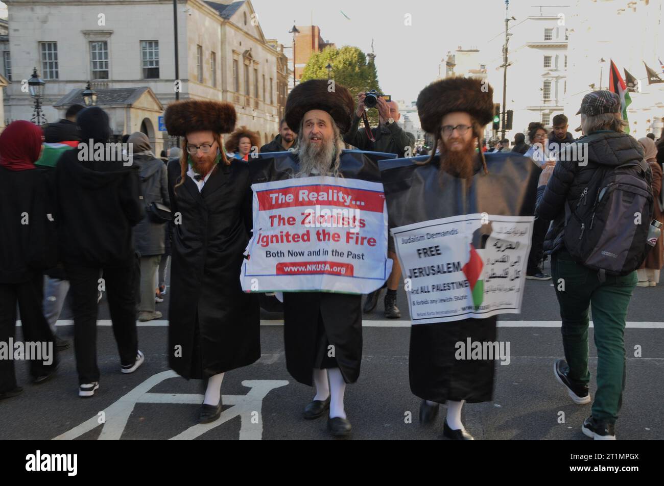 Orthodox Jewish Men Support Liberation for Palestinians at London's ...