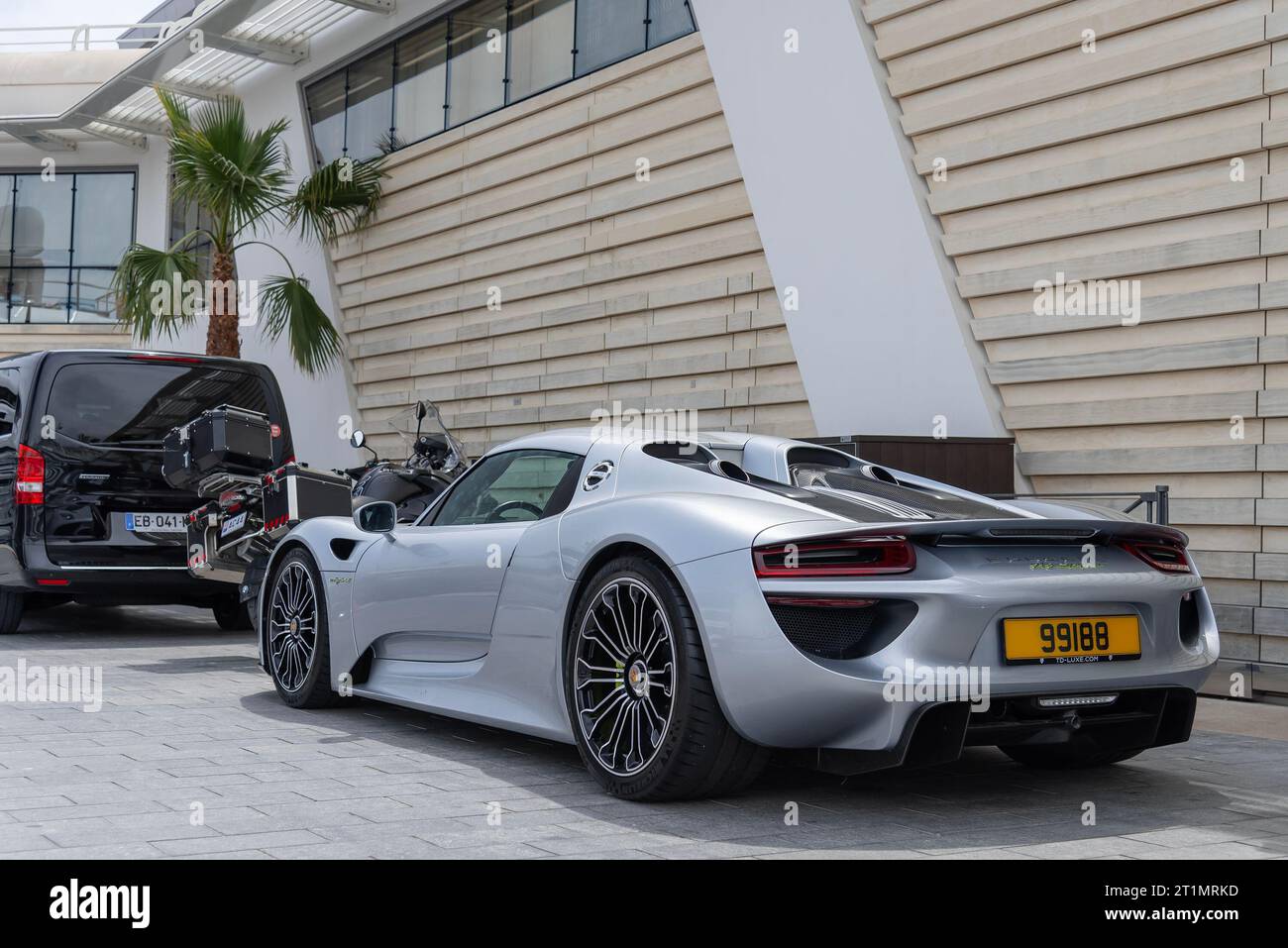 Porsche 918 spyder supercar hi-res stock photography and images - Alamy