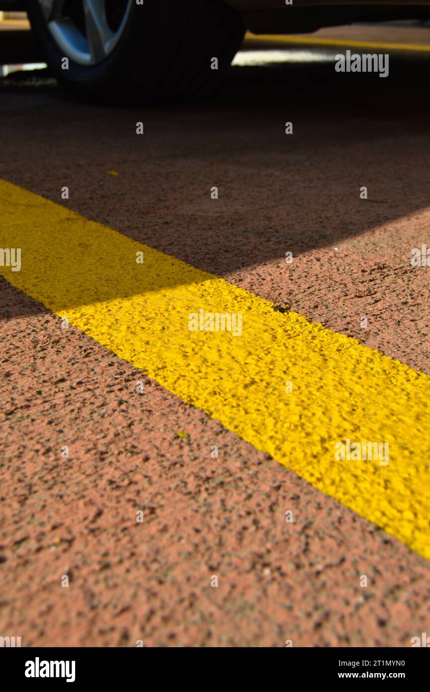 Asphalt parking area yellow stripes hi-res stock photography and images ...