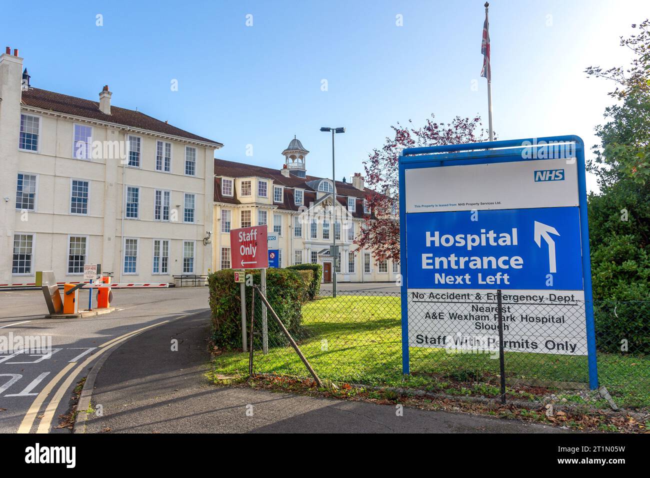 Entrance sign, King Edward VII Hospital (Berkshire East N.H.S Primary ...
