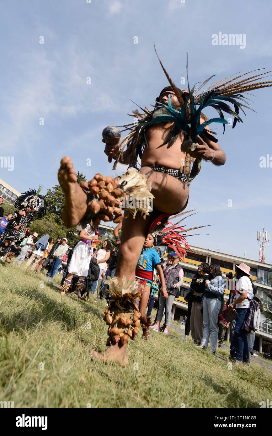 Mooning man hi-res stock photography and images - Alamy