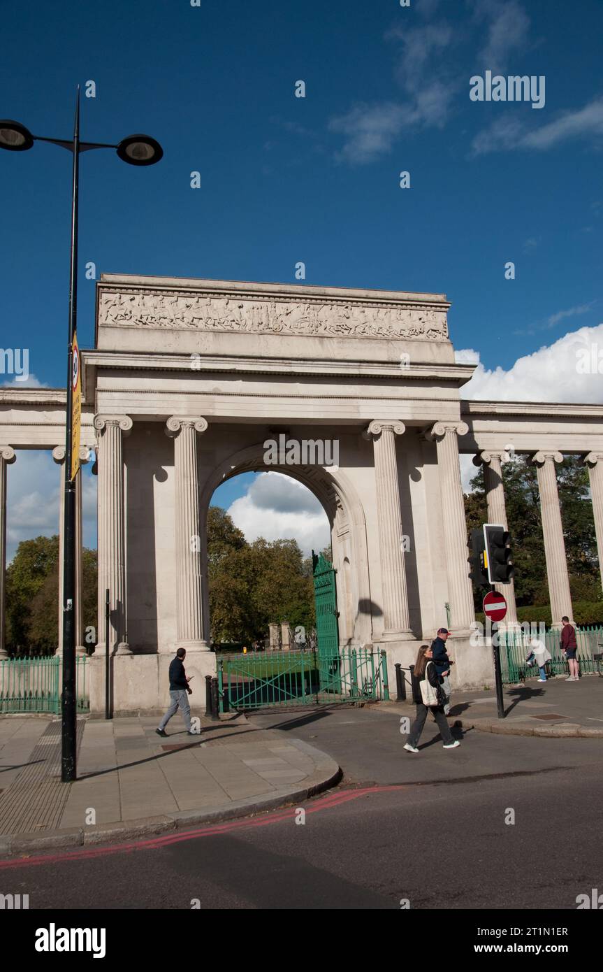 Decimus Burton Screen, Hyde Park Corner, Entrance to Hyde Park (Apsley Gate), London, UK Stock ...
