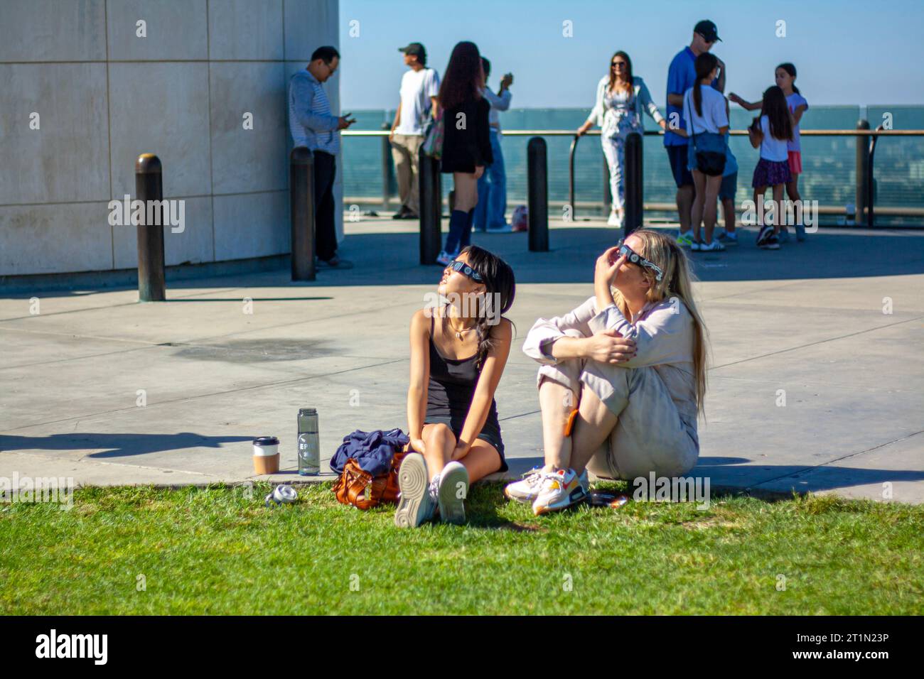 Watching the solar eclipse at Griffith Observatory Stock Photo - Alamy