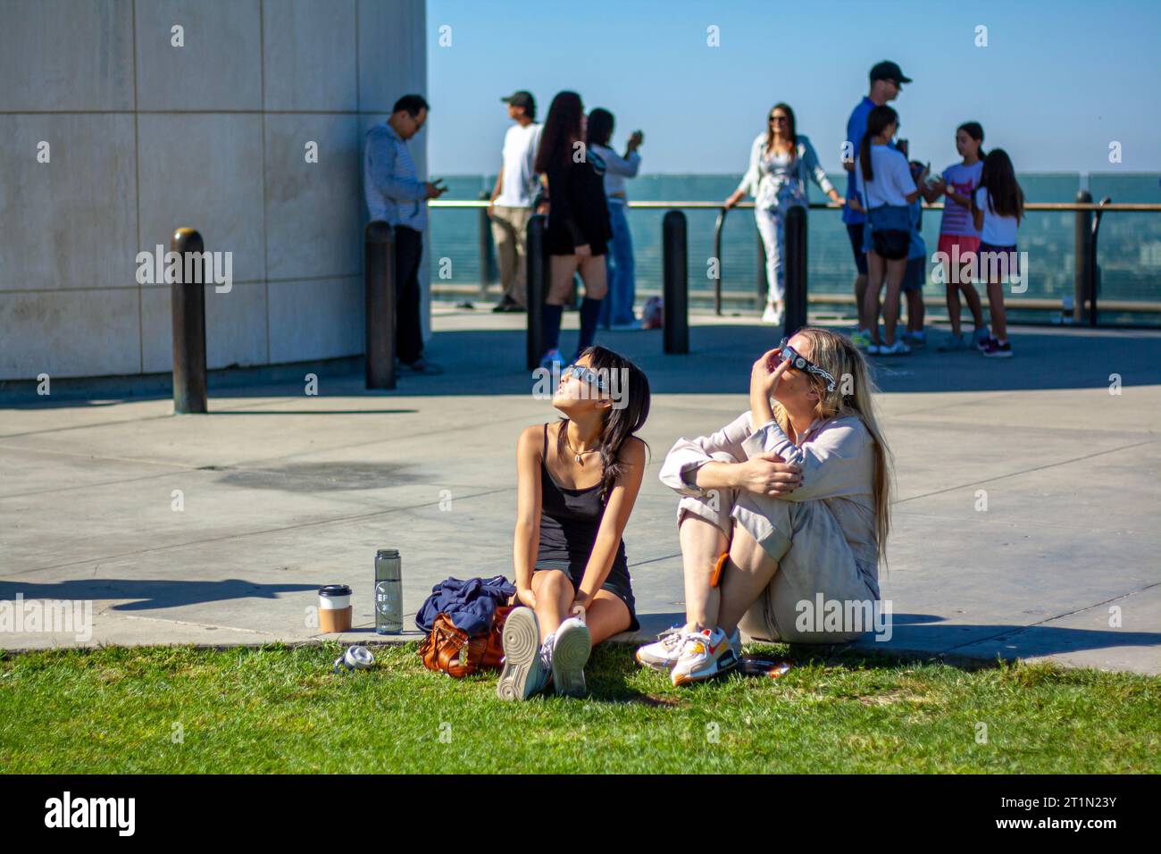 Watching the solar eclipse at Griffith Observatory Stock Photo - Alamy